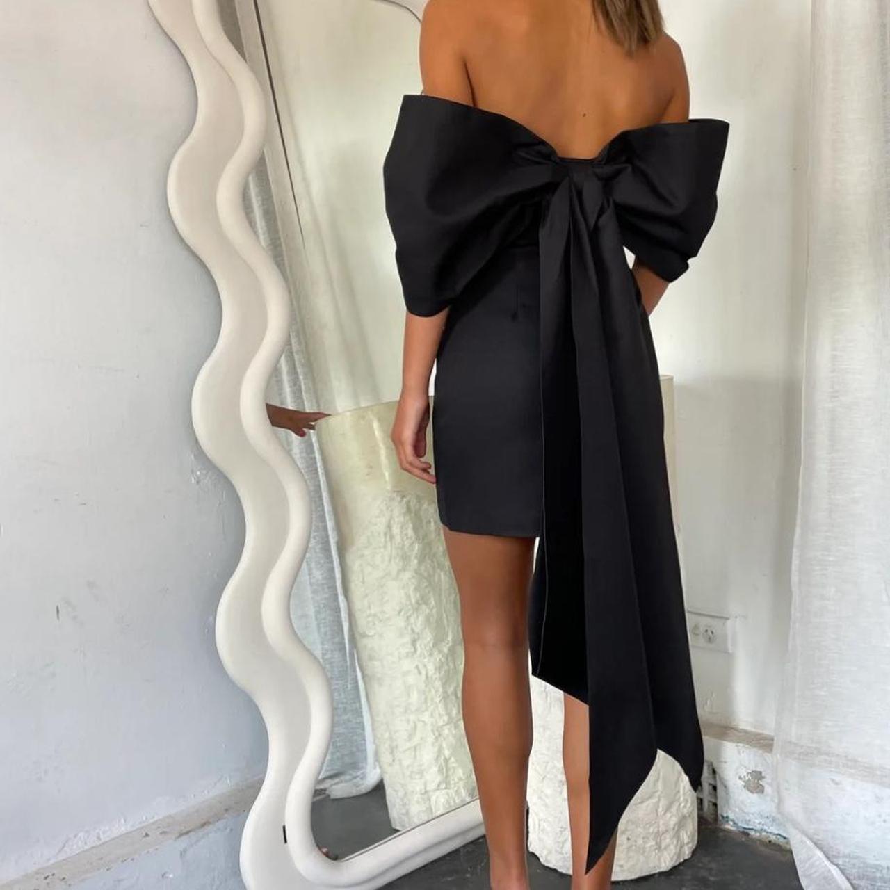 Calypso dress Elliatt Size XS $250 RRP Worn once!... - Depop