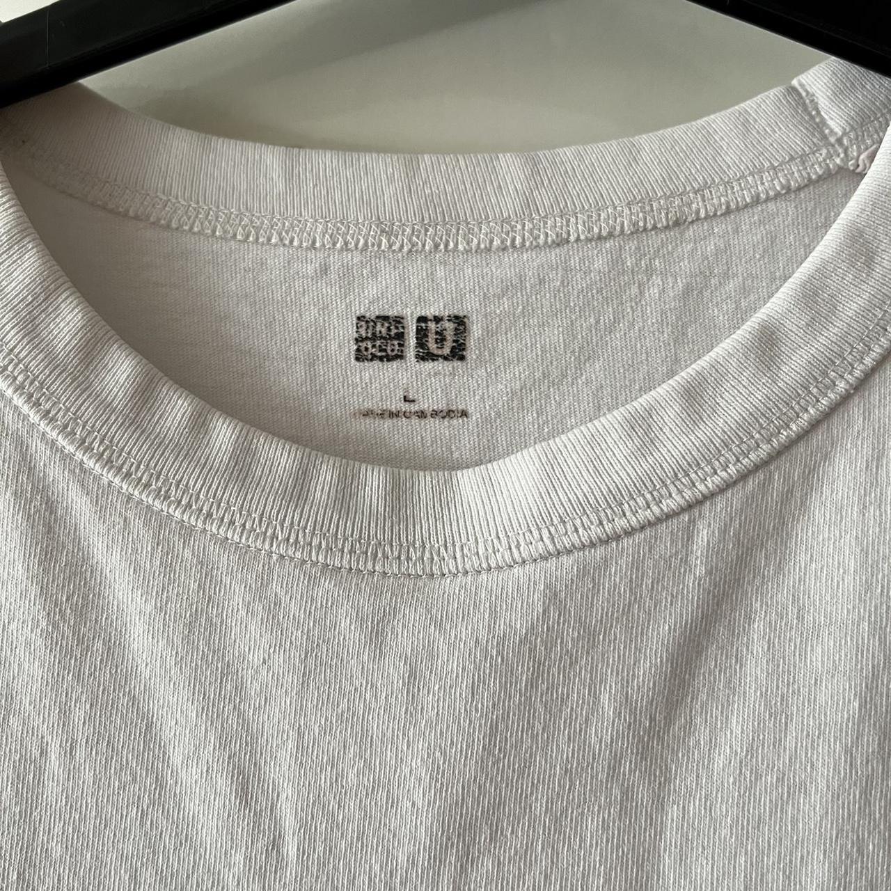 Uniqlo U Fit Line Crew Neck Heavyweight T-Shirt in... - Depop