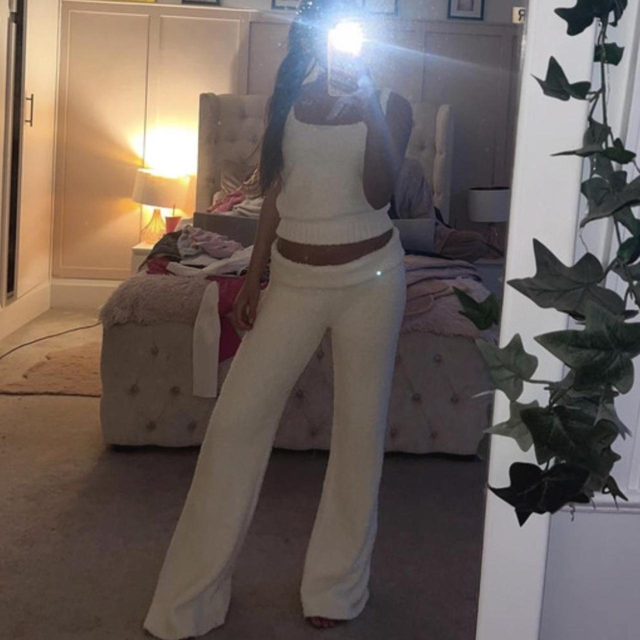 Skims Set Been worn once Would fit a 8/10 Bought for... - Depop