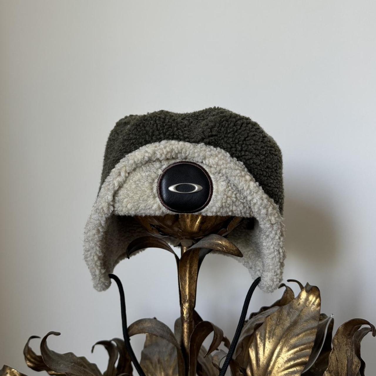 Oakley Trapper Hat - Depop