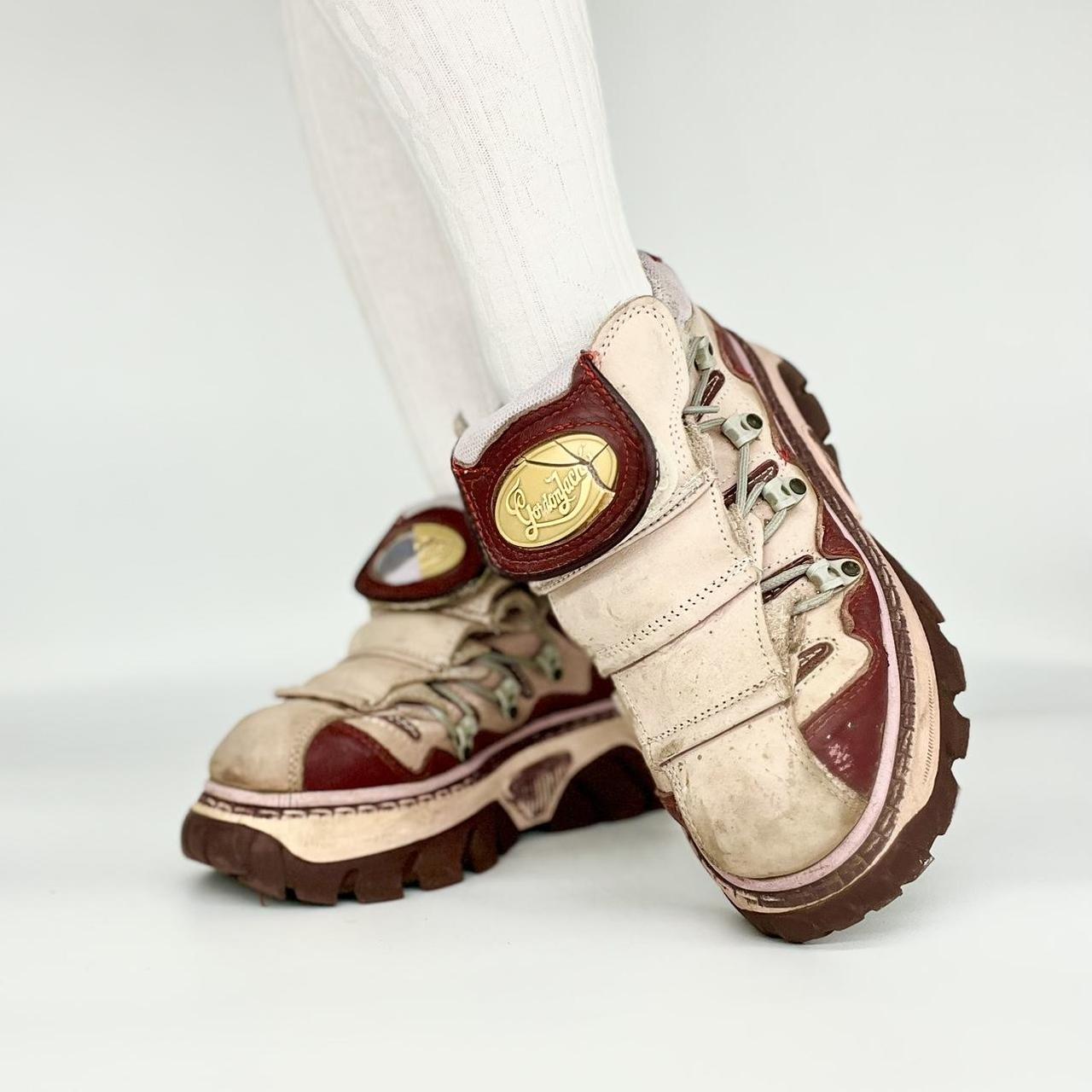 Super cute true vintage Gordon Jack chunky... | Depop