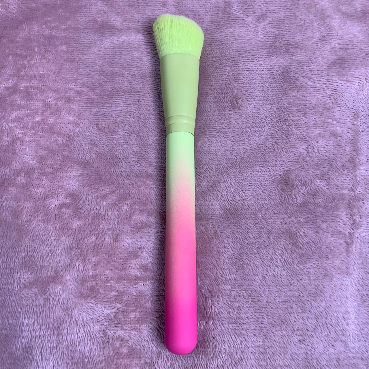 Made by Mitchell - Makeup Bursh in MF4 Brand... - Depop