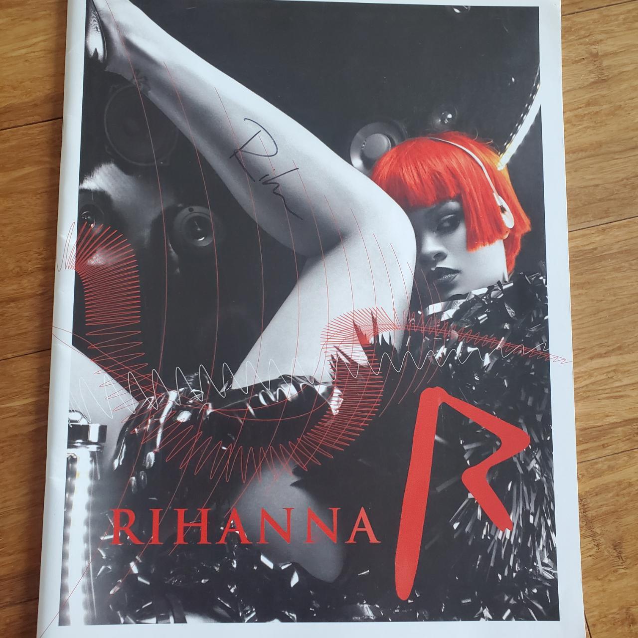 Rihanna - Signed tour book - Official - Depop
