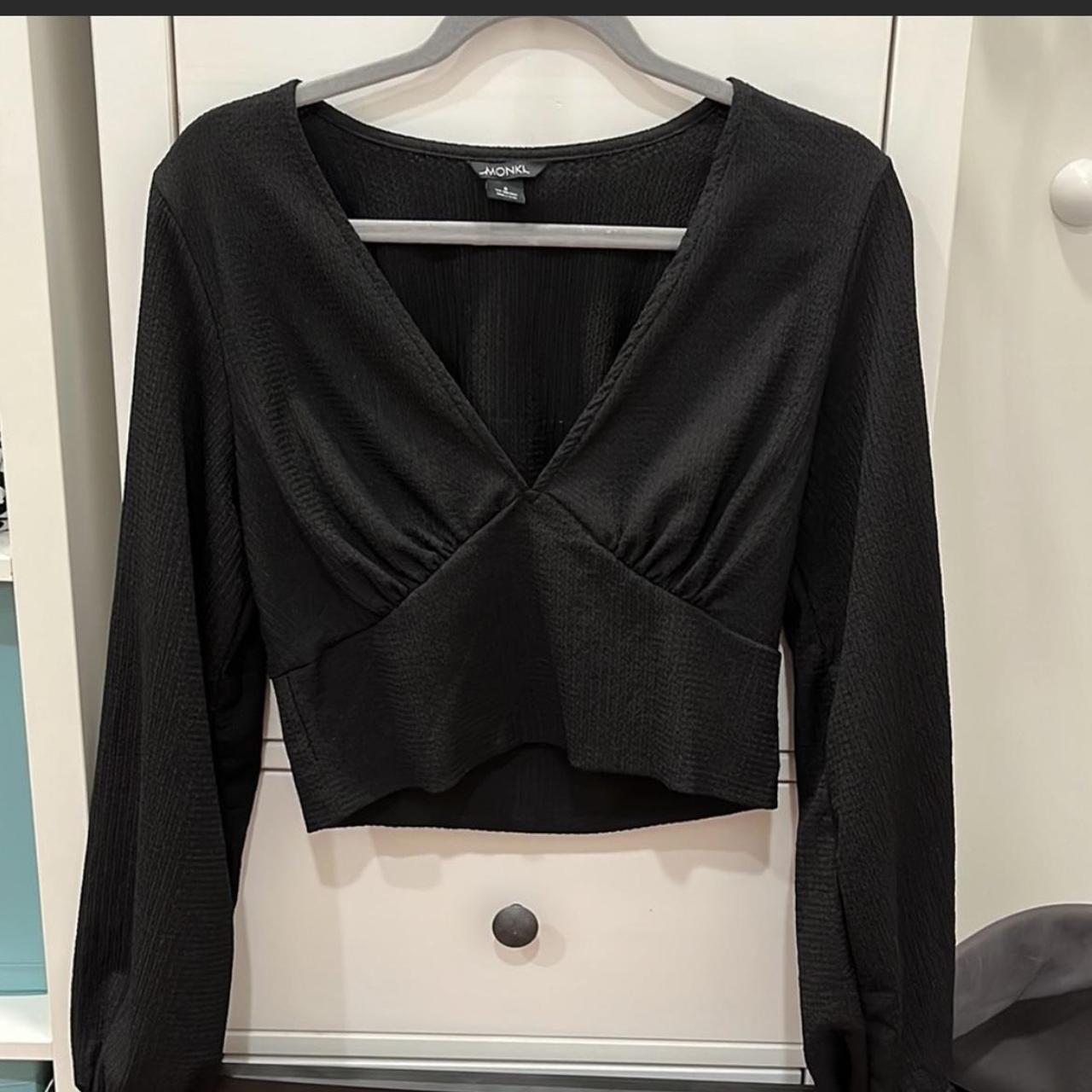 Monki Women's Black Crop-top | Depop