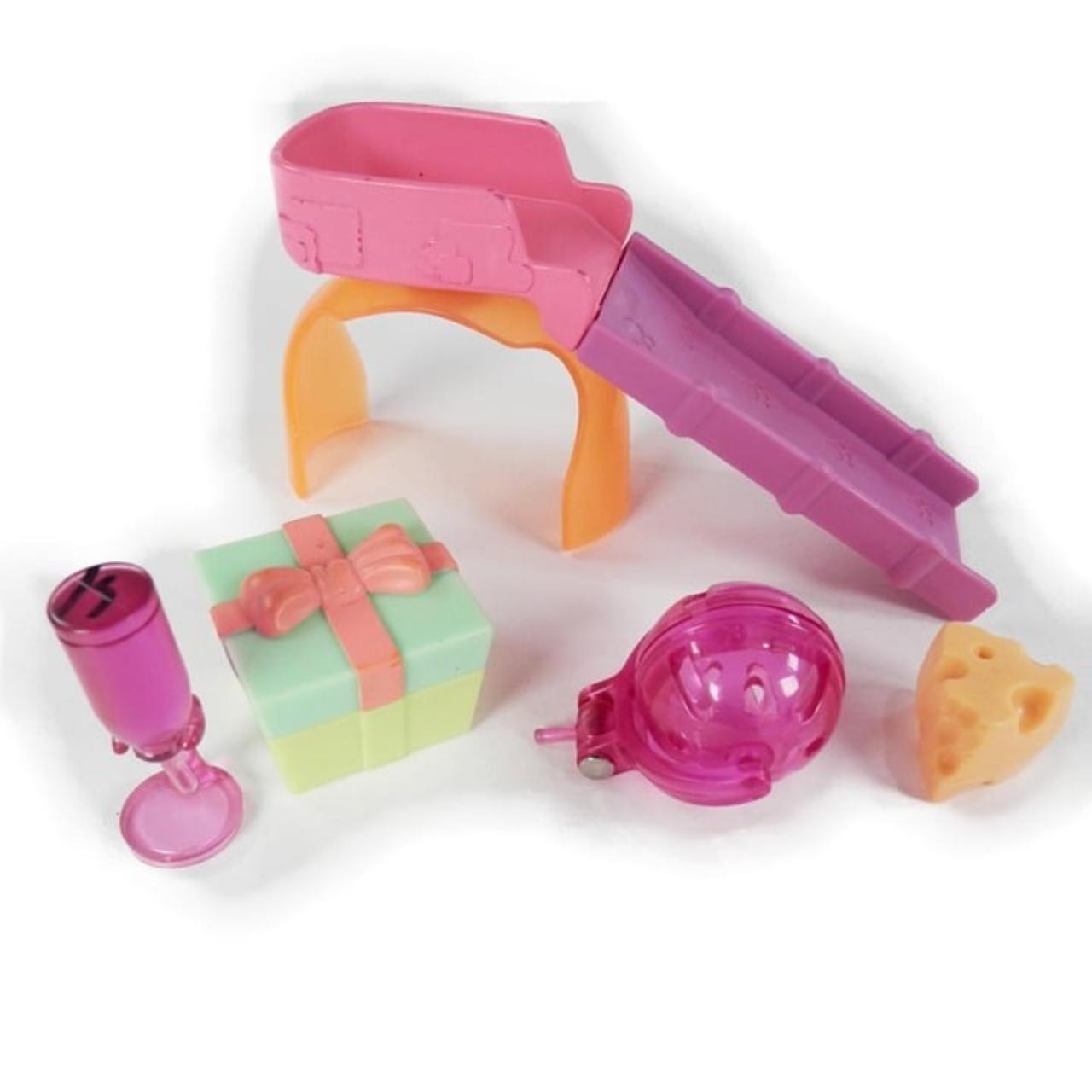 2011 Littlest Pet Shop Walkables Guinea Pig Slide... - Depop