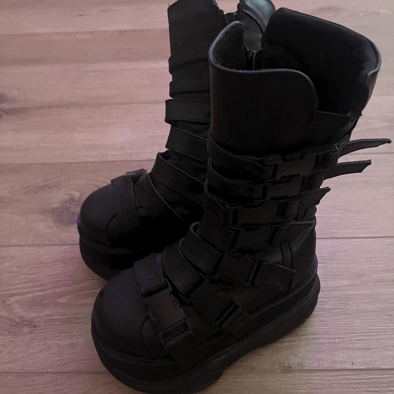 demonia neptune 210 womens 7 us 🎀 - Depop