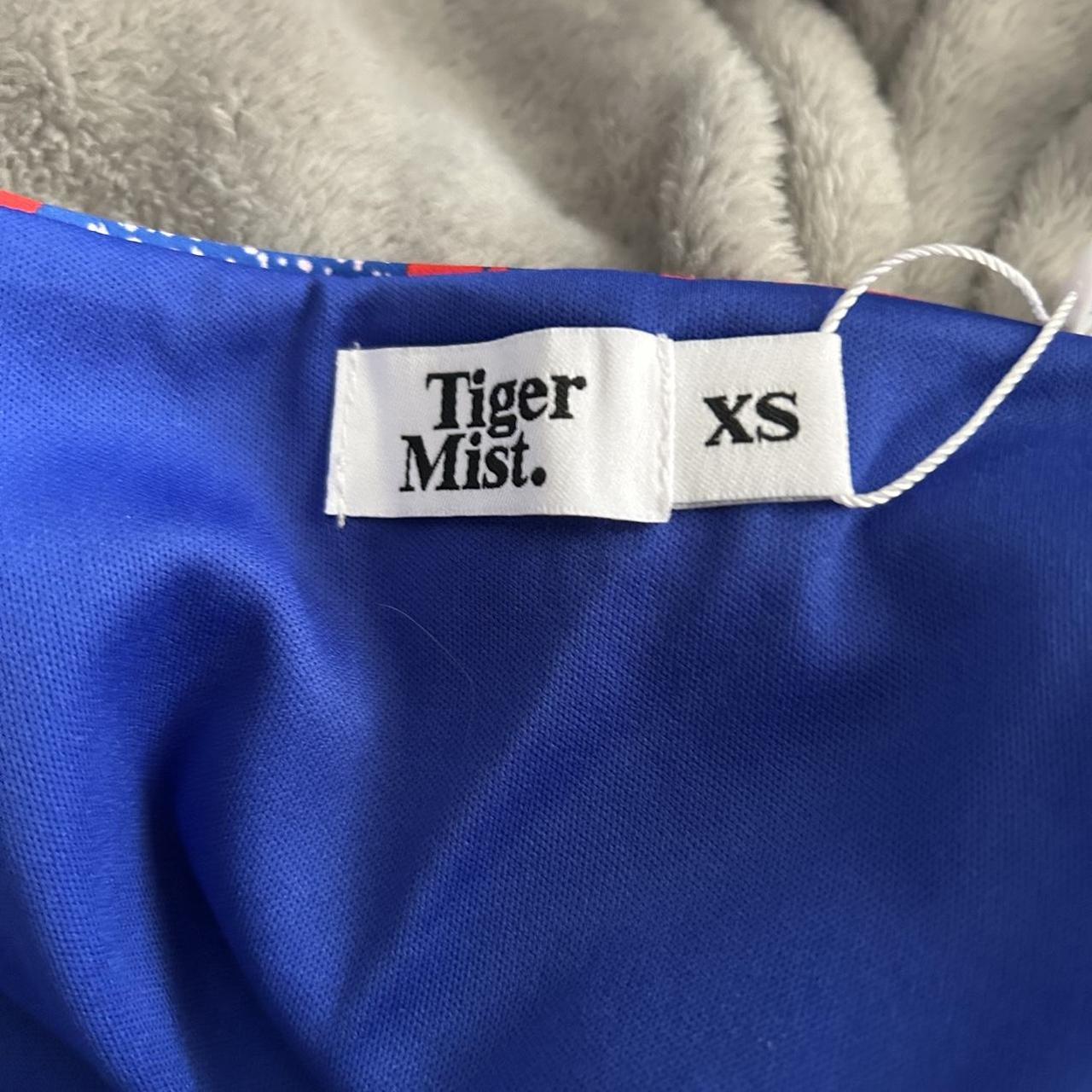 This absolutely gorgeous brand new tigermist set,... - Depop