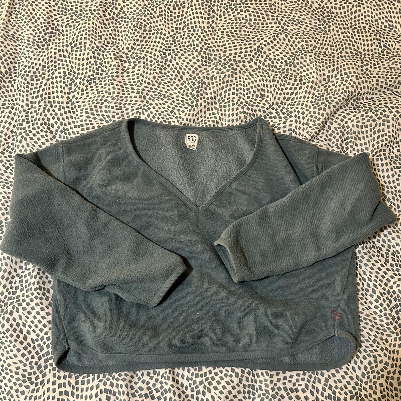 Cropped gray/blue UO lounge top size xs - Depop