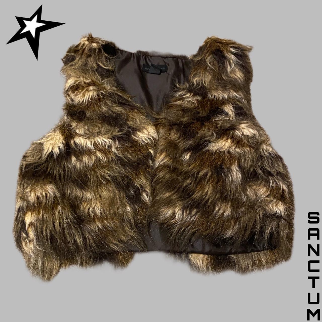 🕷 Mcbling winter bimbo faux fur vest Size women’s... - Depop