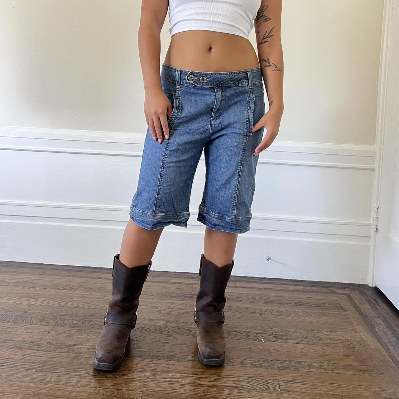 Low-waisted Jorts/Capris Brand: Lee Size: M Fit: I... - Depop