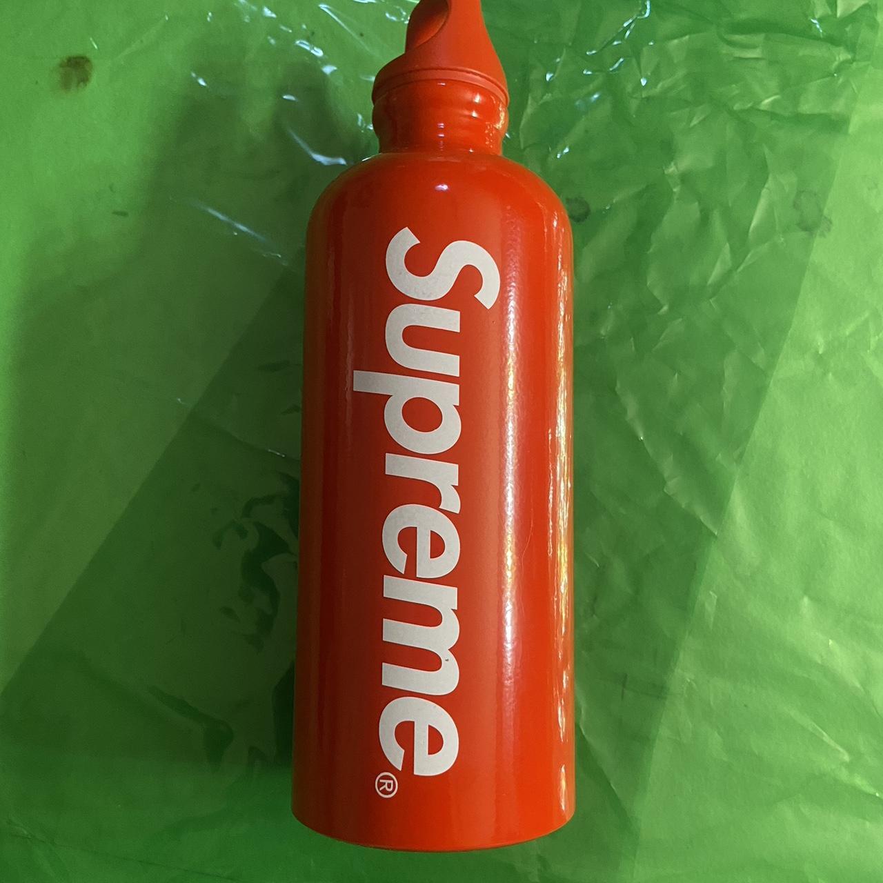 Supreme Hydro Flask Water Bottle Brand new never used - Depop