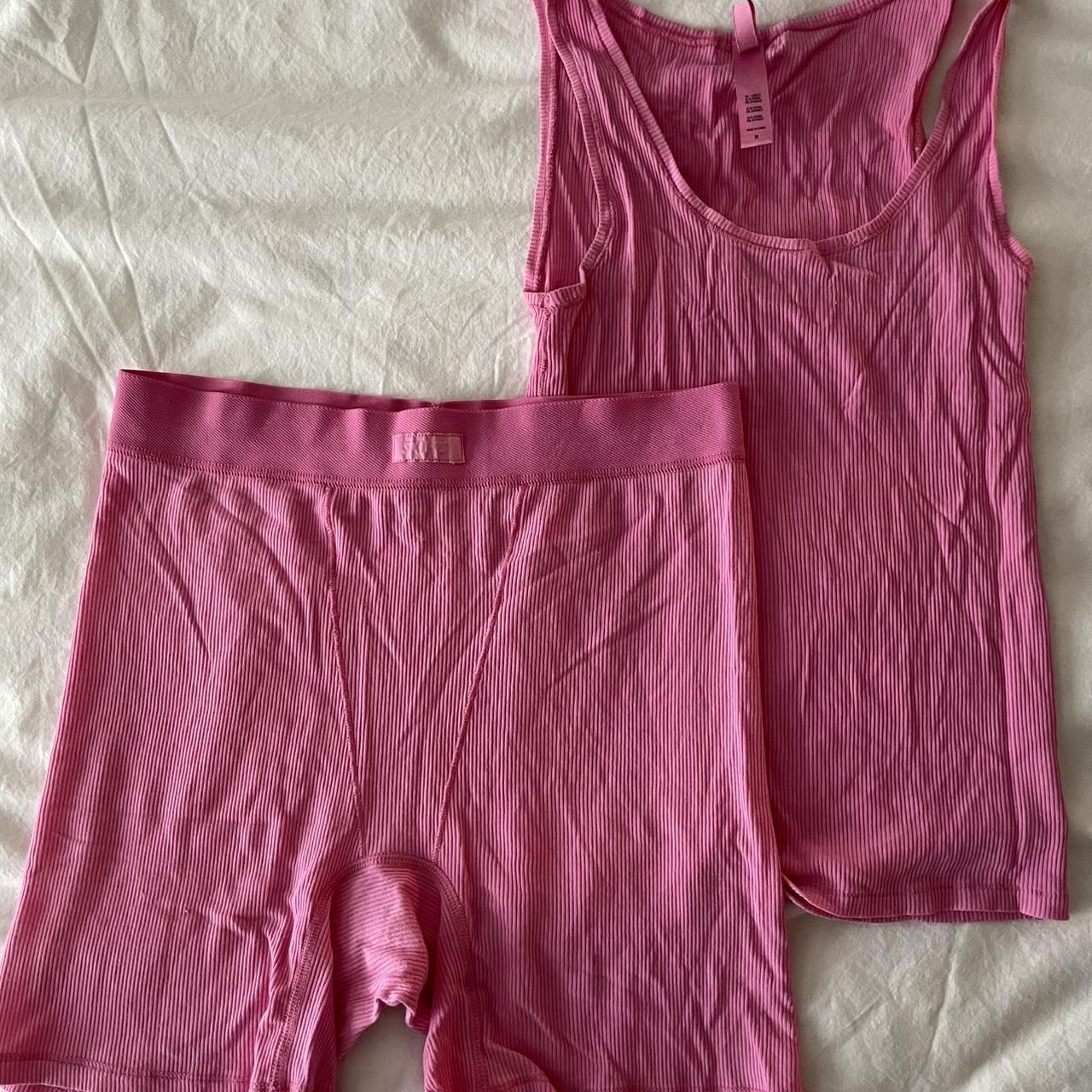 Bubblegum pink skims set Limited edition color #skims - Depop
