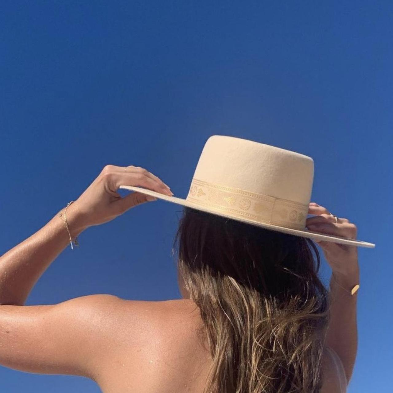 Lack of colours hat size small - Depop