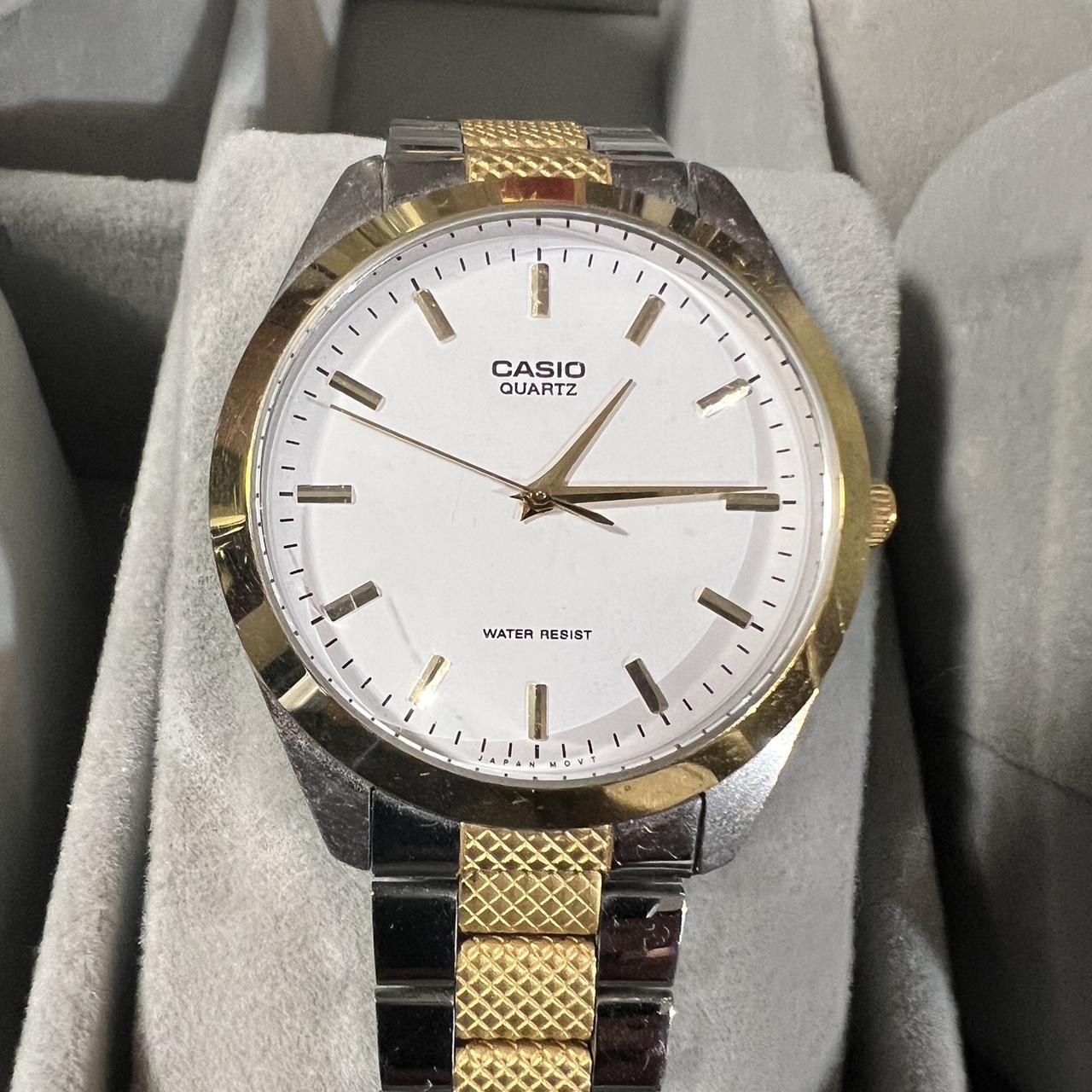 CASIO silver/gold watch Needs batteries Working... - Depop