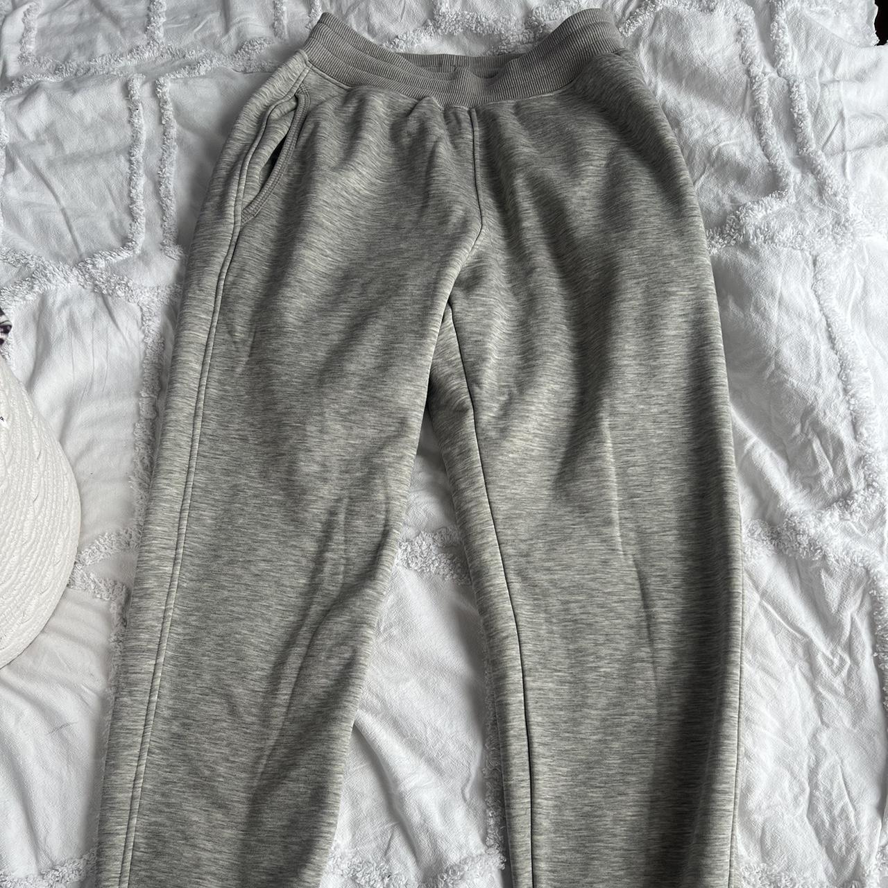 Uniqlo grey sweat pants Fleece lined Worn once - Depop