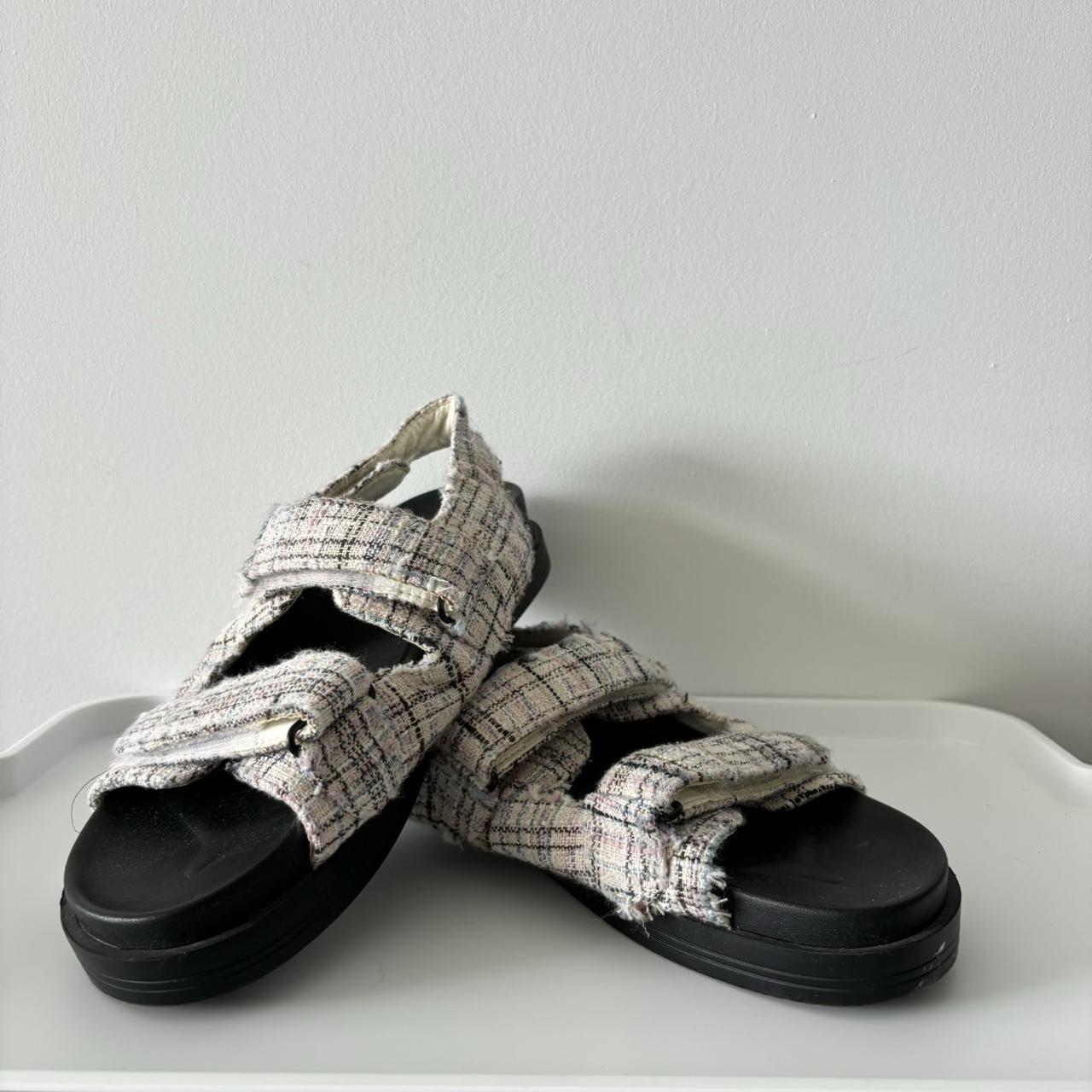 ‘Cotton On’ Plaid Sandals • Light toned plaid •... - Depop