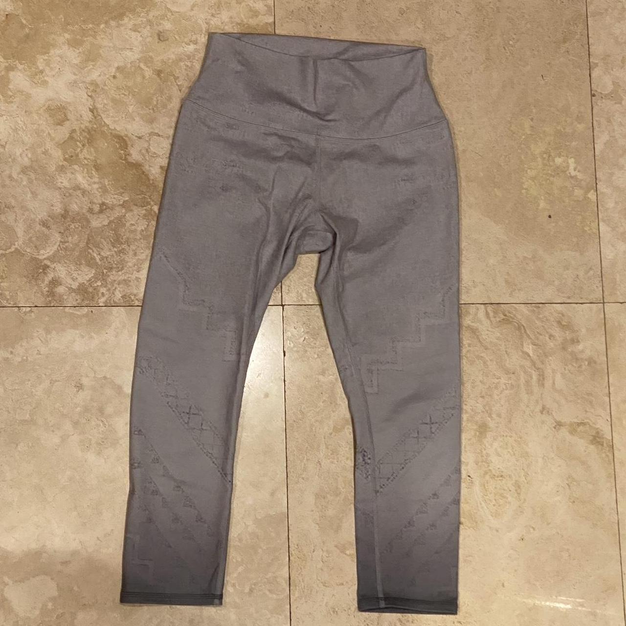 HOLD Alo ombré leggings - Depop