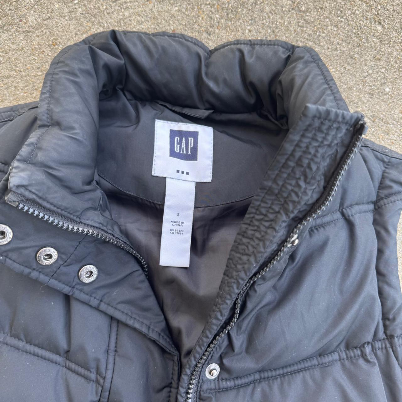 Black GAP puffer vest Size S - Depop