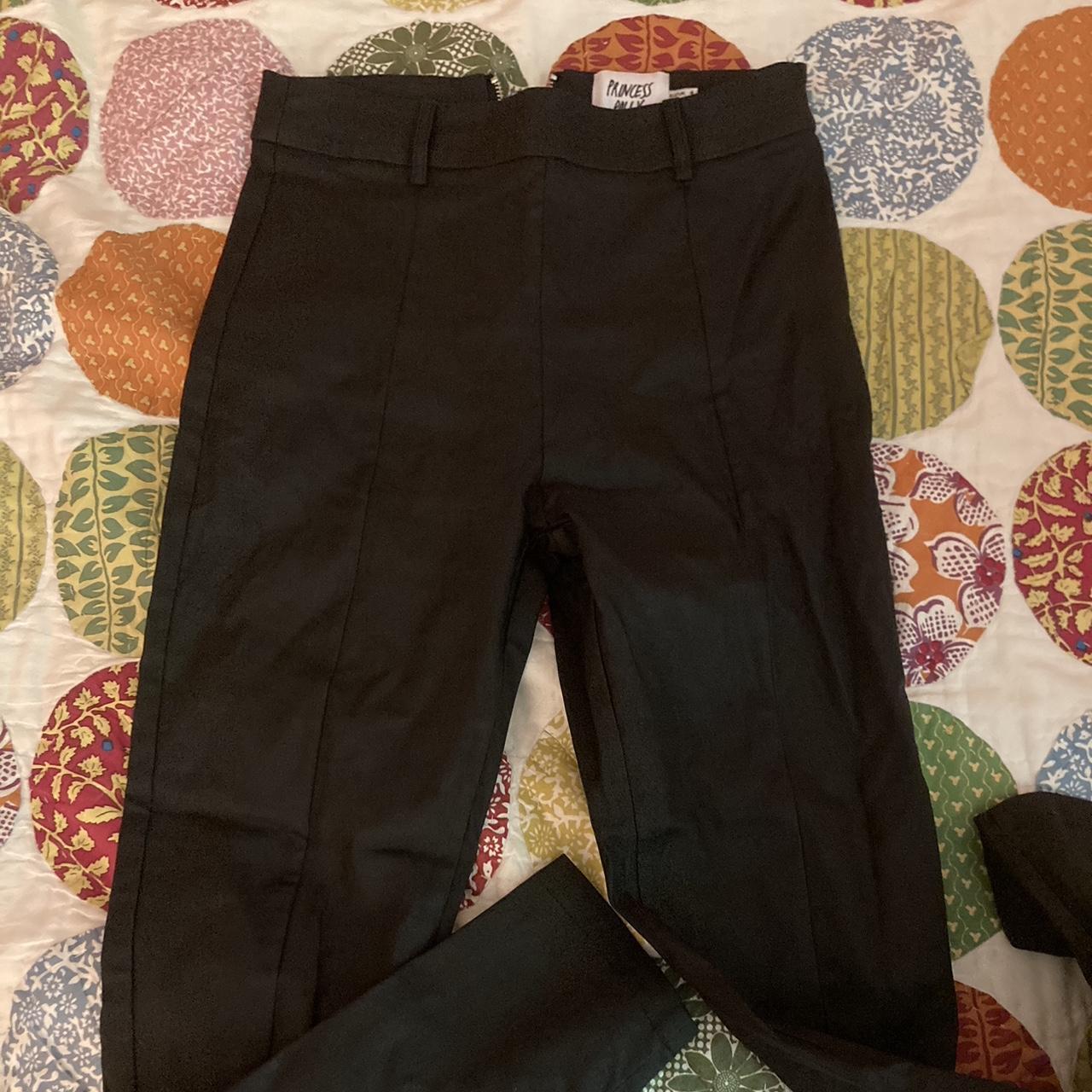 Princess Polly capris. Zipper is slightly uneven but... - Depop