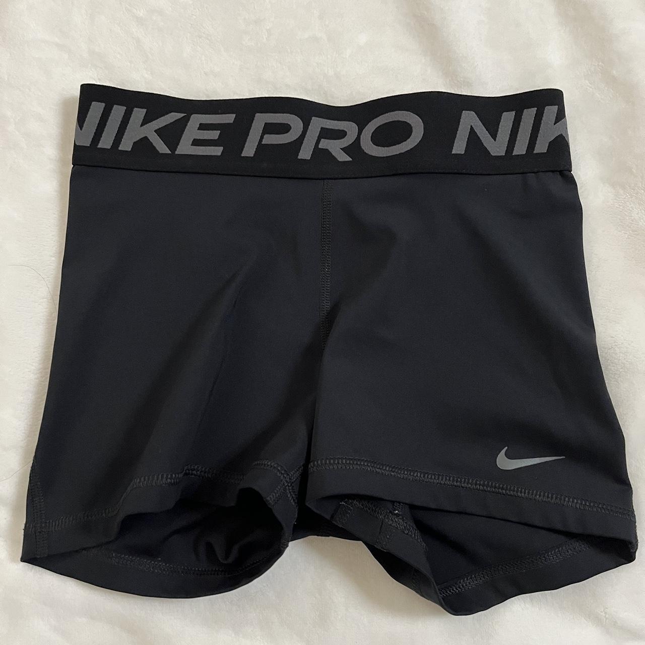 black nike pros size small worn once - Depop