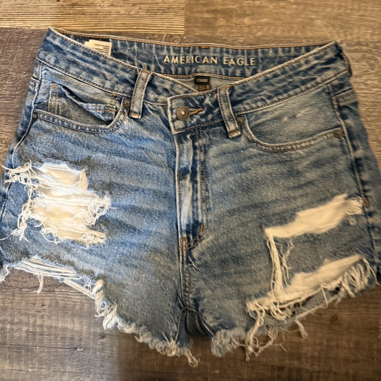 AMERICAN EAGLE MOM SHORT SIZE 6 #denimshort #jorts #AE | Depop