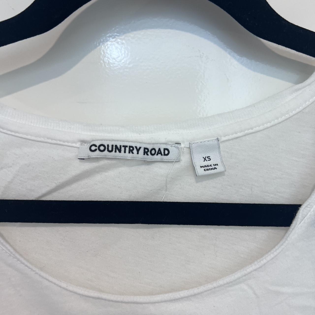 Country Road T-shirt with Pattern size XS Has a bit... | Depop