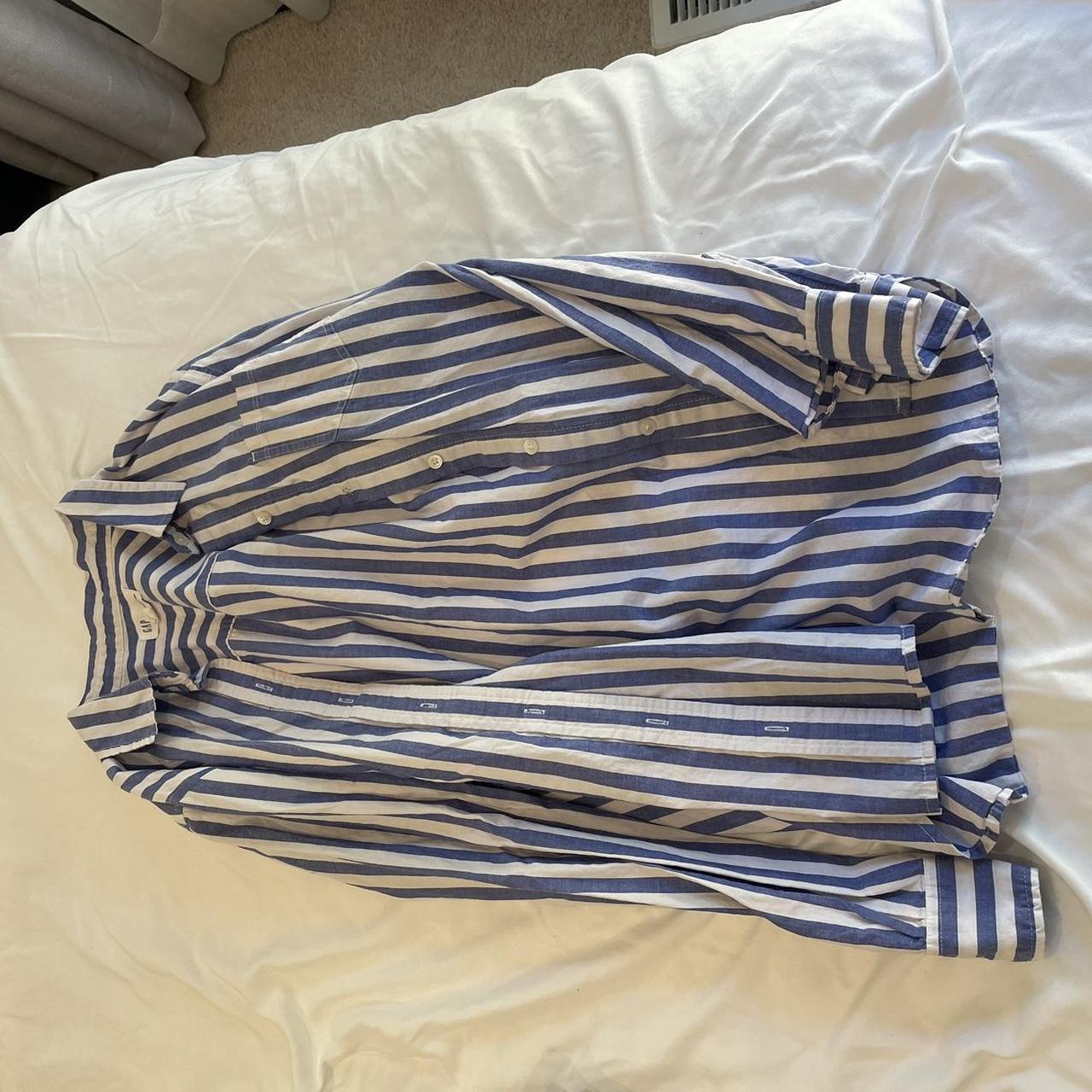 cute gap cover up blue and white women’s size medium - Depop
