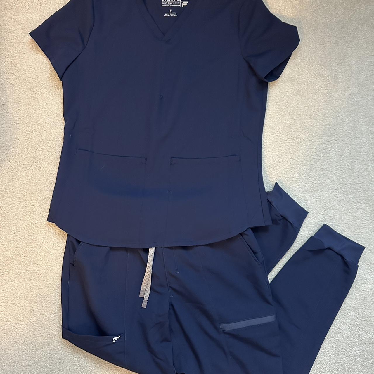 NWOT navy Fabletics scrub set! purchase is for both... - Depop