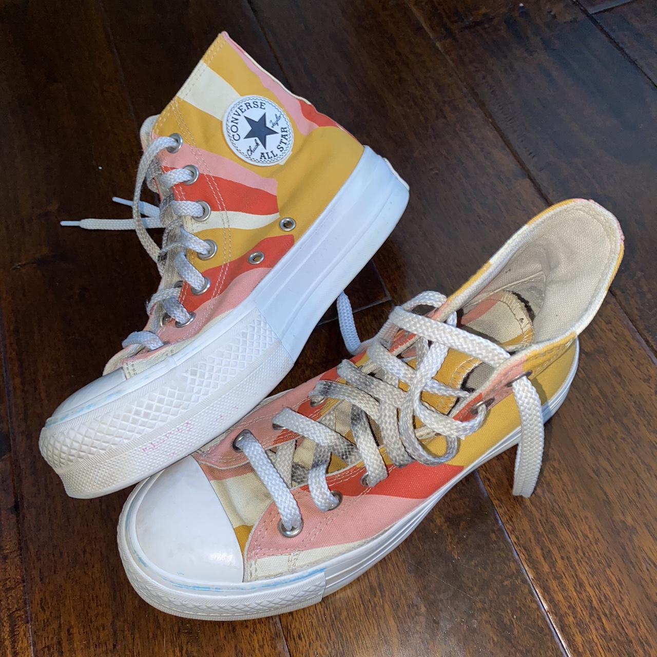 - SUPER CUTE sunset platform converse high tops! -... - Depop