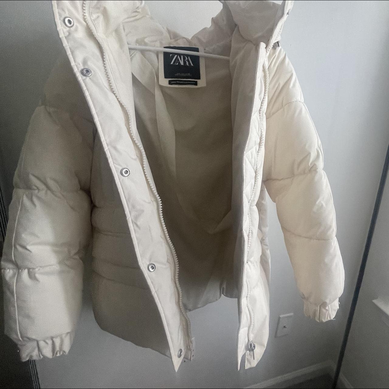 White Puffer Jacket// brand: ZARA - Depop