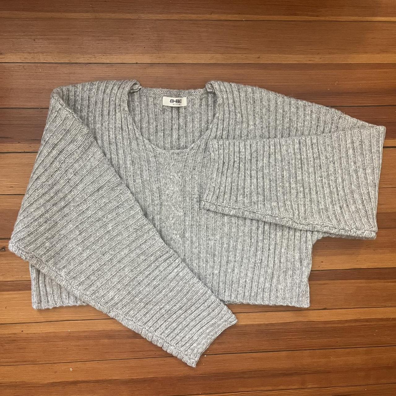 4th & Reckless Women's Grey Jumper | Depop