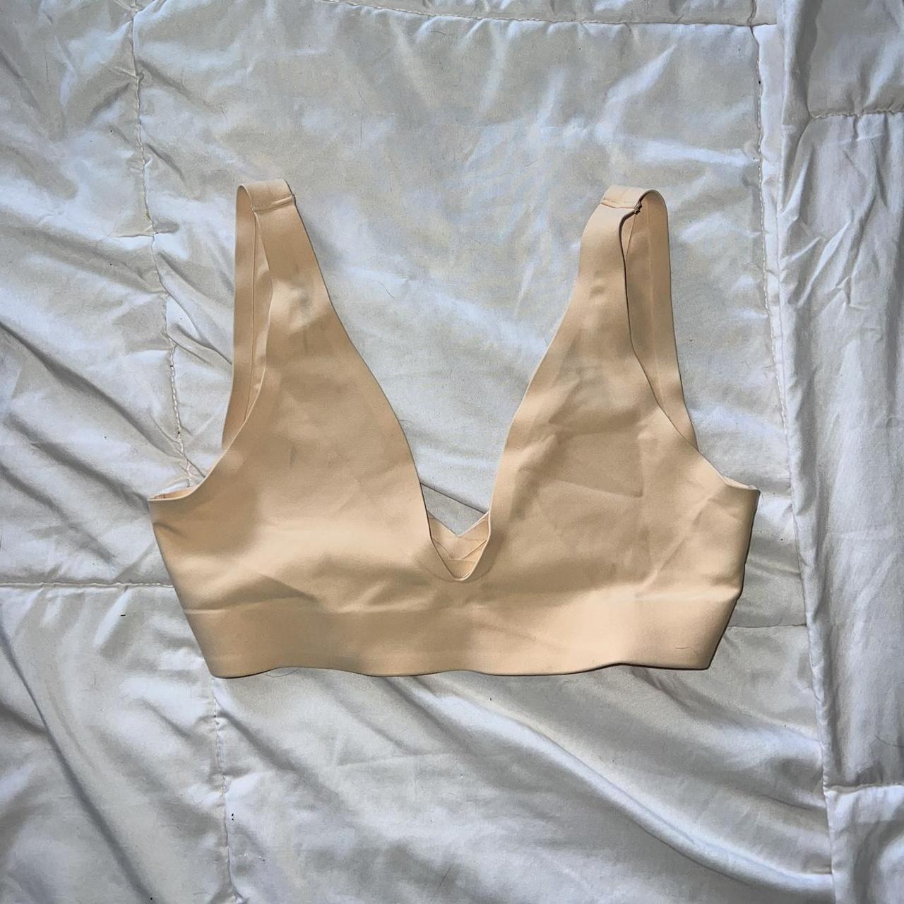 Parade Women's Cream Bra | Depop