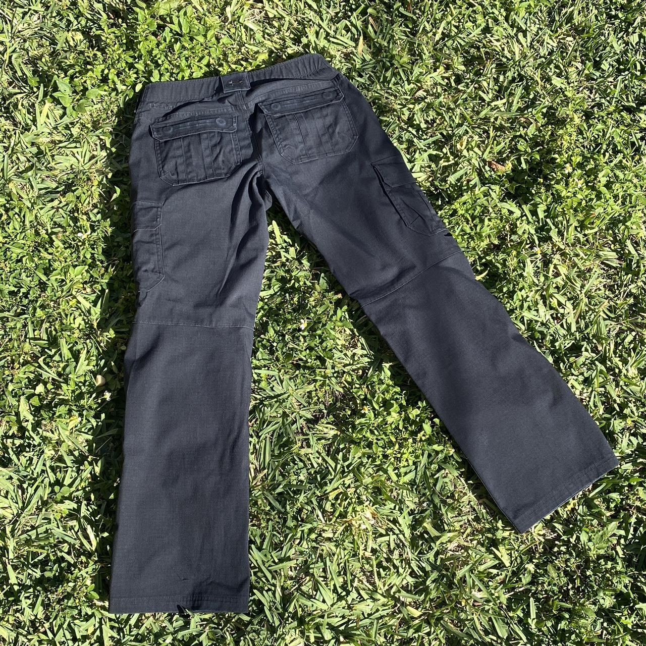 Under Armour Cargo Pants ~womans Sz 12 ~mens Sz Depop