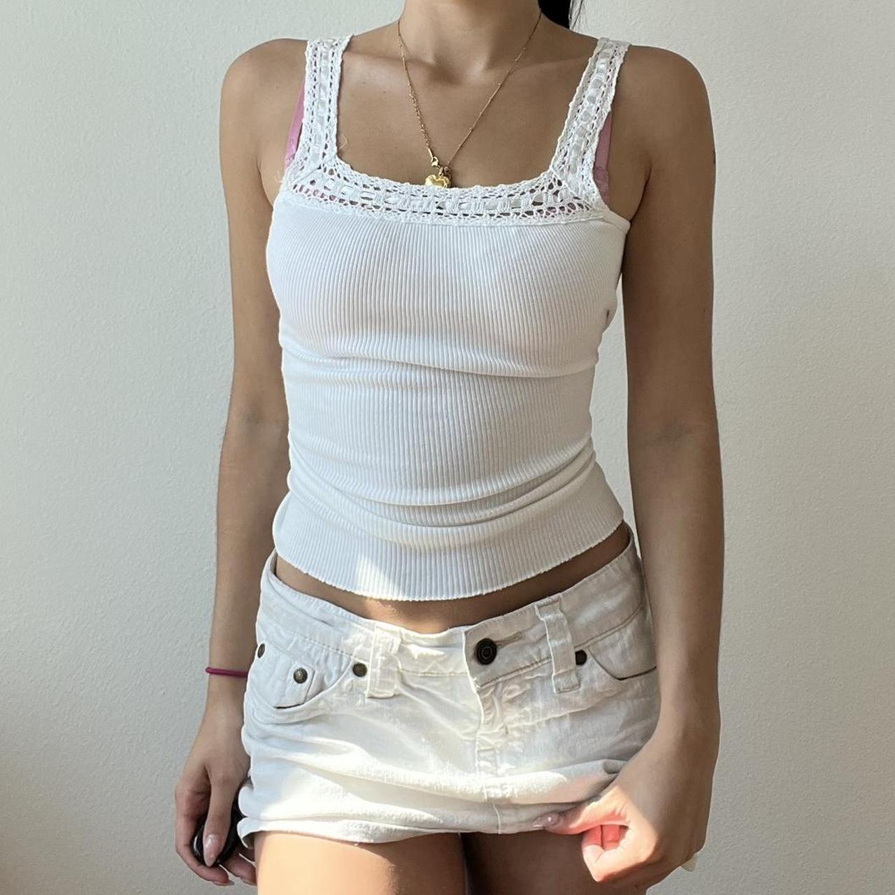 New look top 🧸🎀 white 2000’s ribbed cami tank with... - Depop