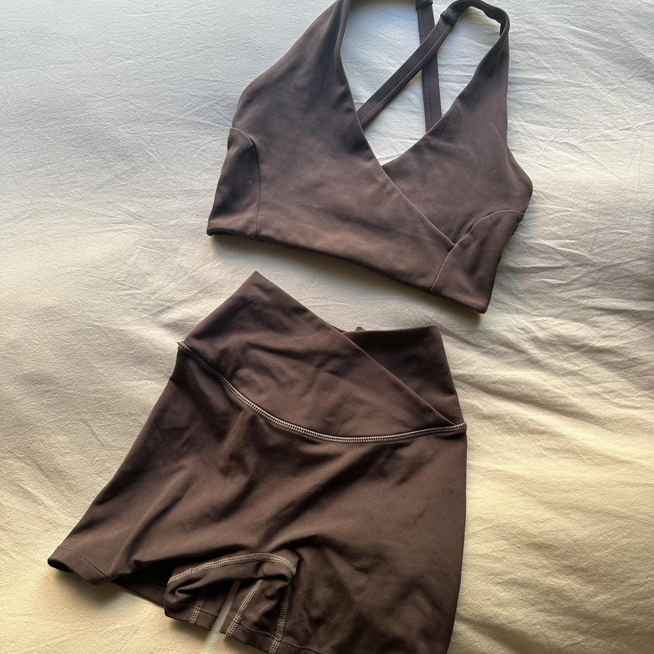 Crop shop boutique crossover bra and scrunch bum 4”... - Depop