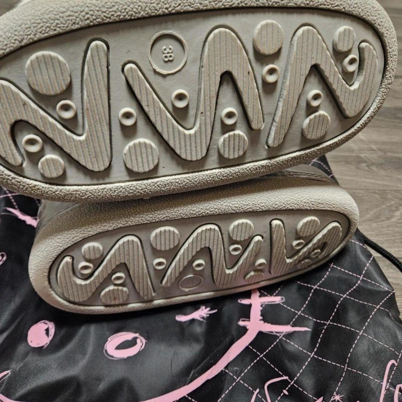 SUPER RARE vintage original silver Hello Kitty moon... - Depop