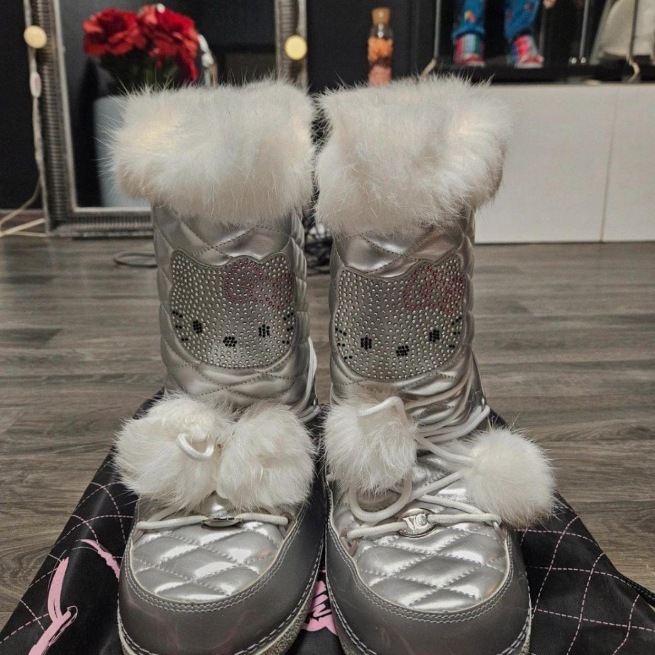 SUPER RARE vintage original silver Hello Kitty moon... - Depop