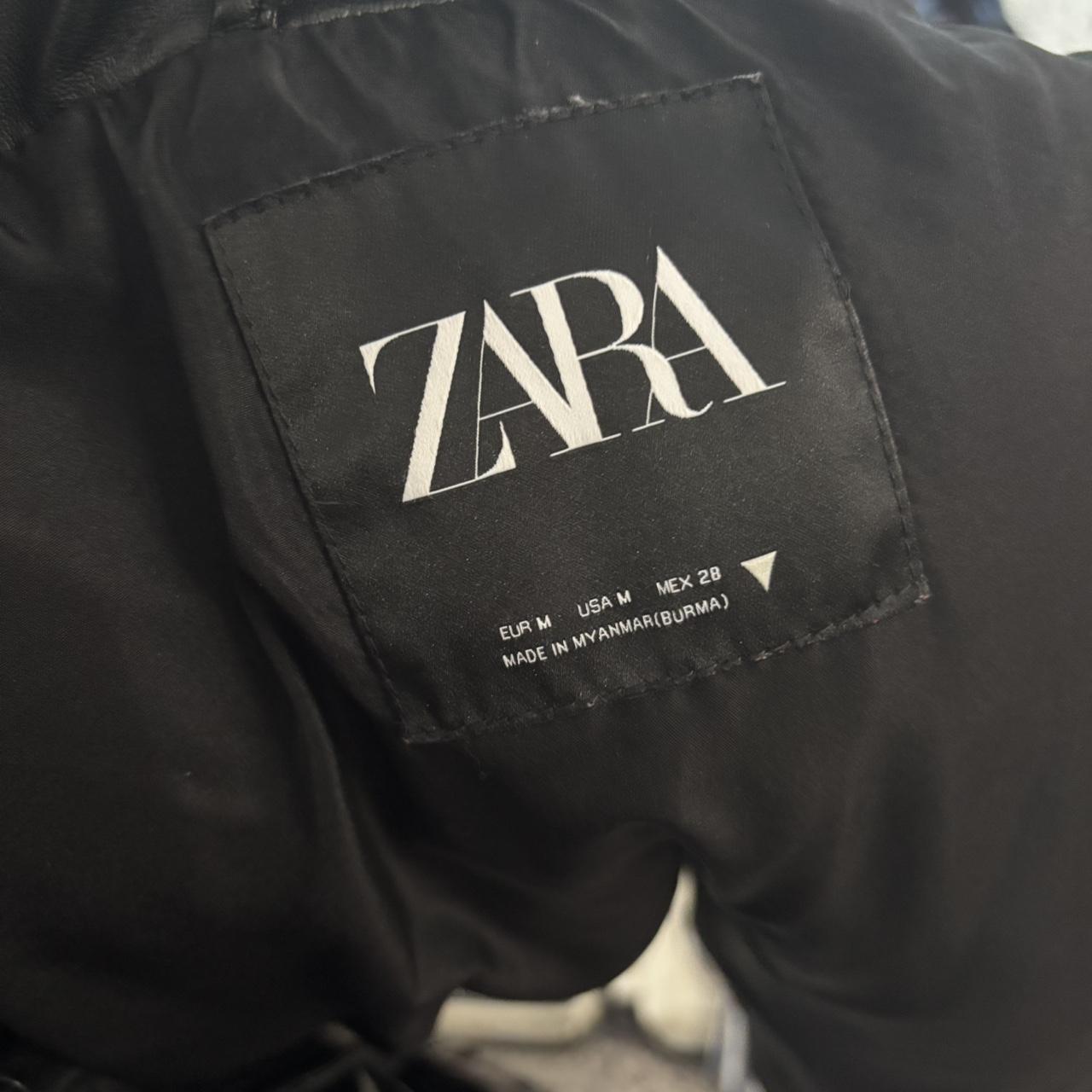 Zara Black puffer vest | Depop