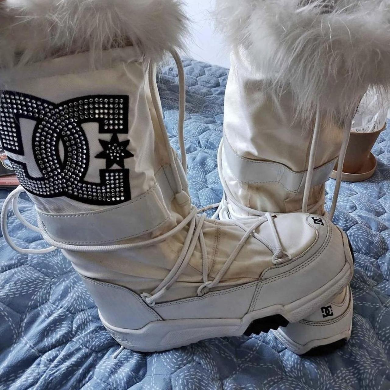 DC chalet snow boots RARE IN SALE Never worn ir has... - Depop