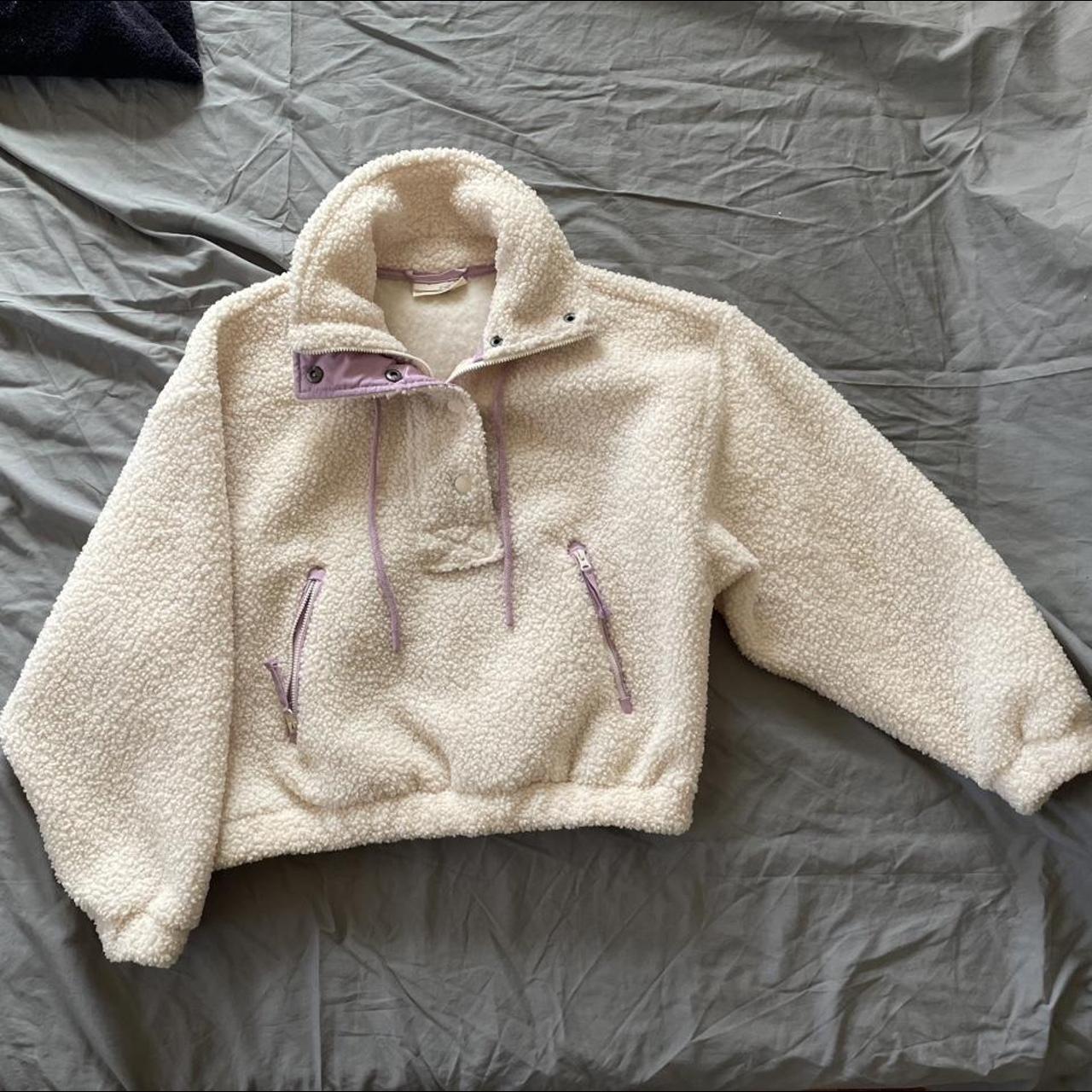 V cute cropped universal threads fleece. Super soft... - Depop