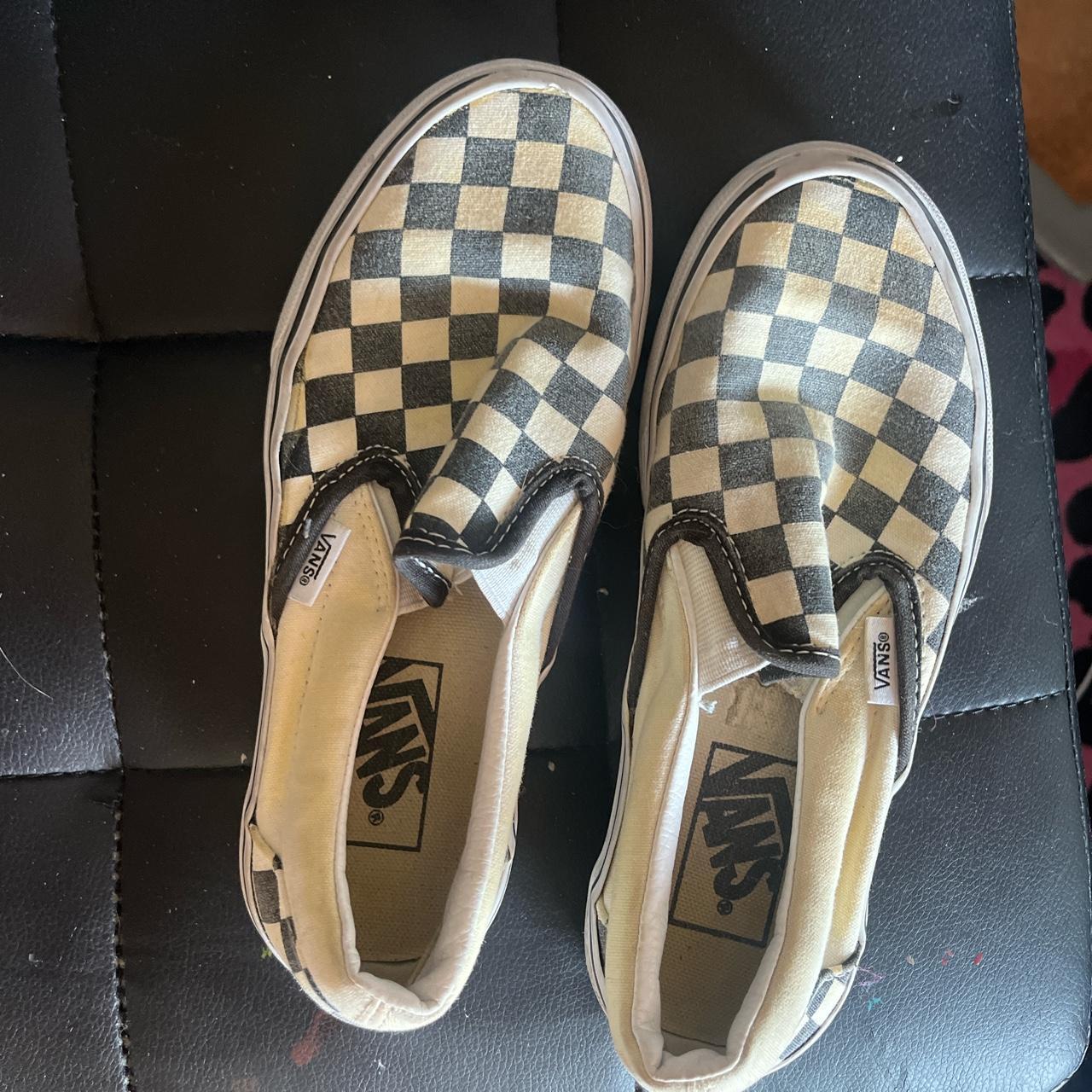 Women’s 5 checkerboard nike slip on shoes $16 shipped - Depop