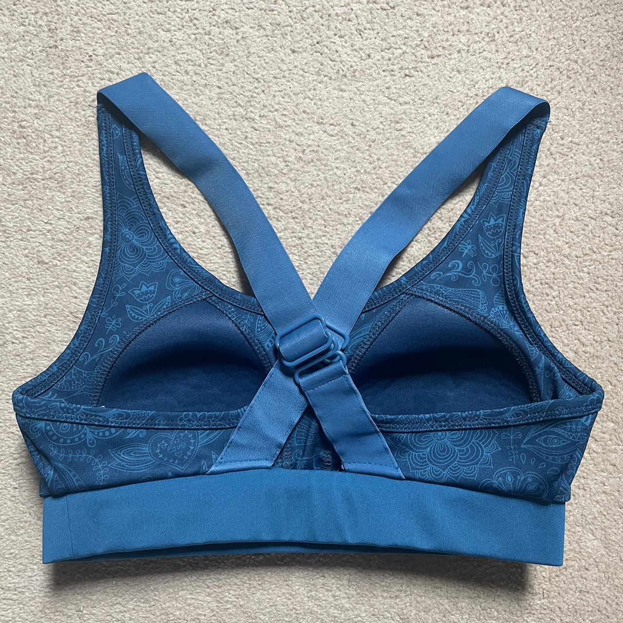 Turquoise blue workout set Bra has adjustable straps... - Depop