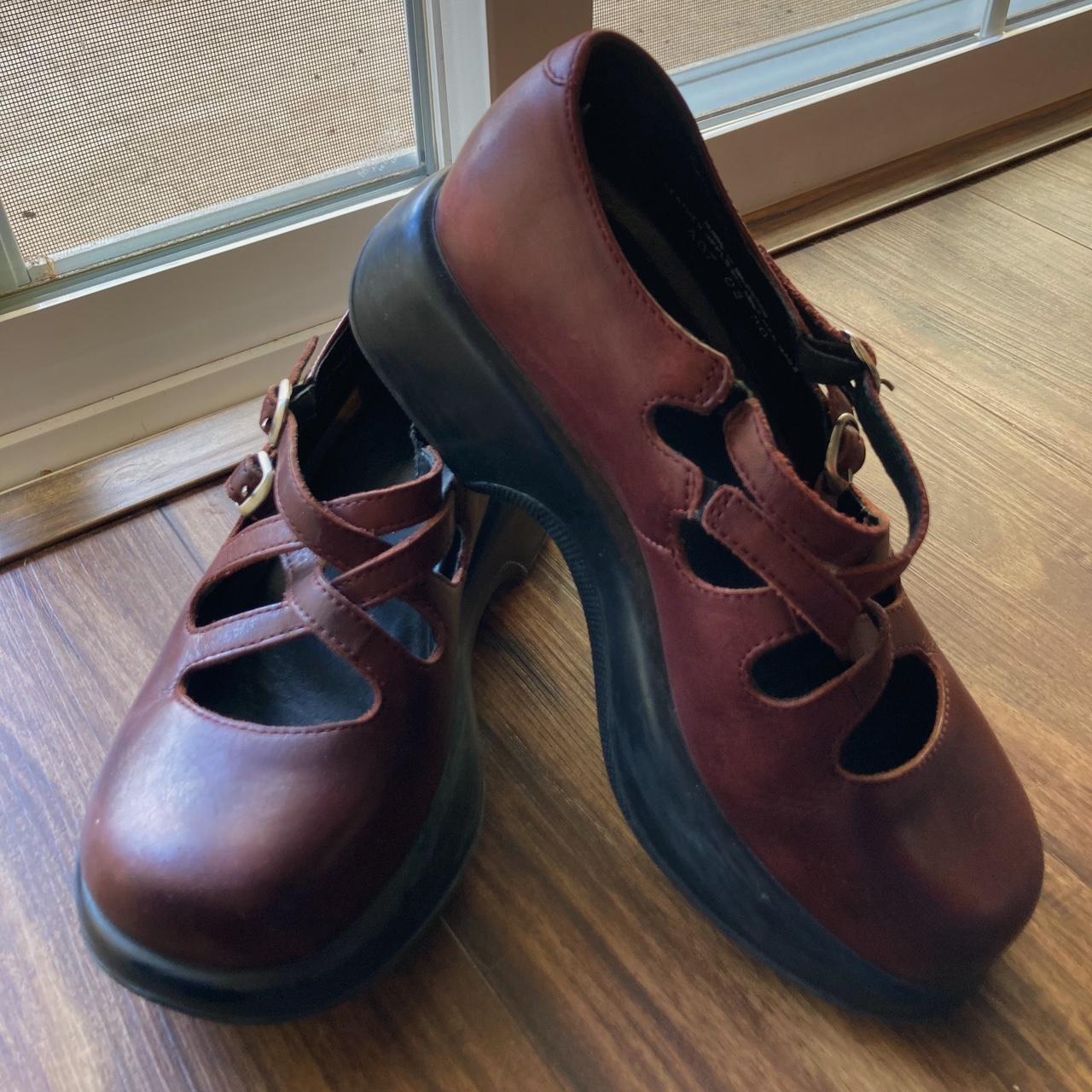 Vintage strappy clogs - Depop