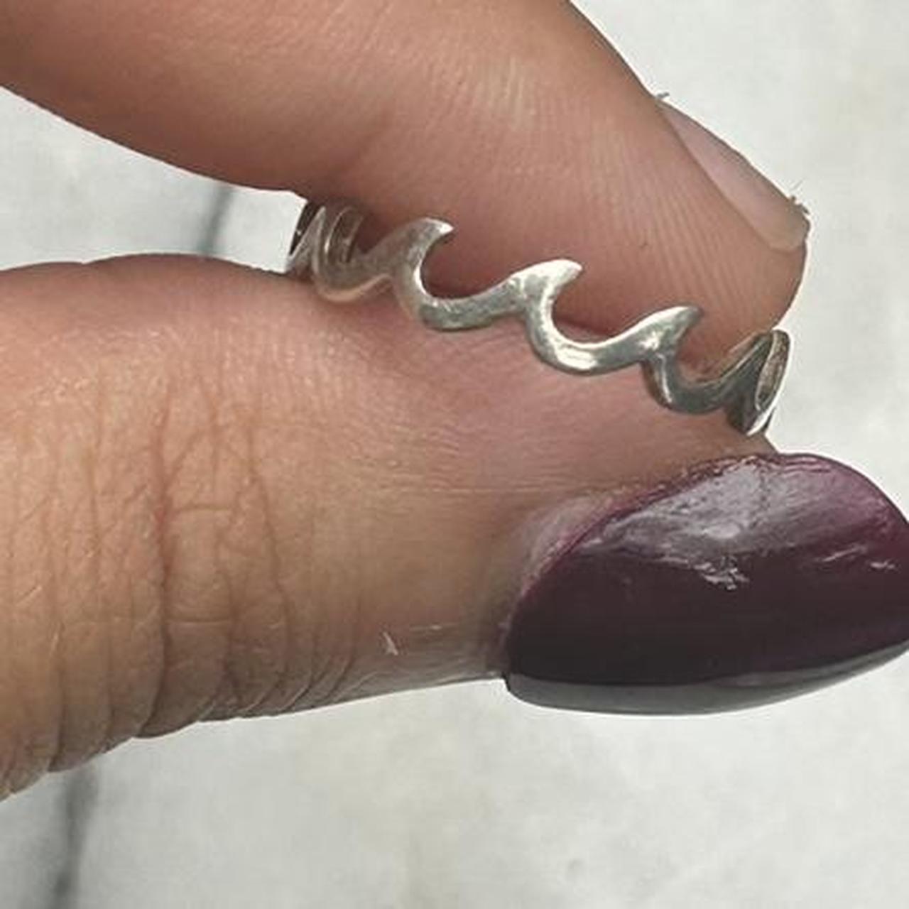 Silver wave ring - Depop