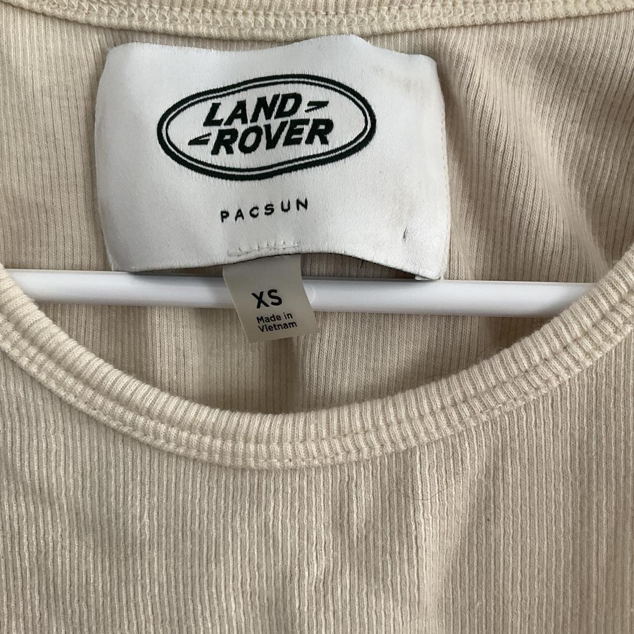 pacsun x land rover tank top size: xs barely... - Depop