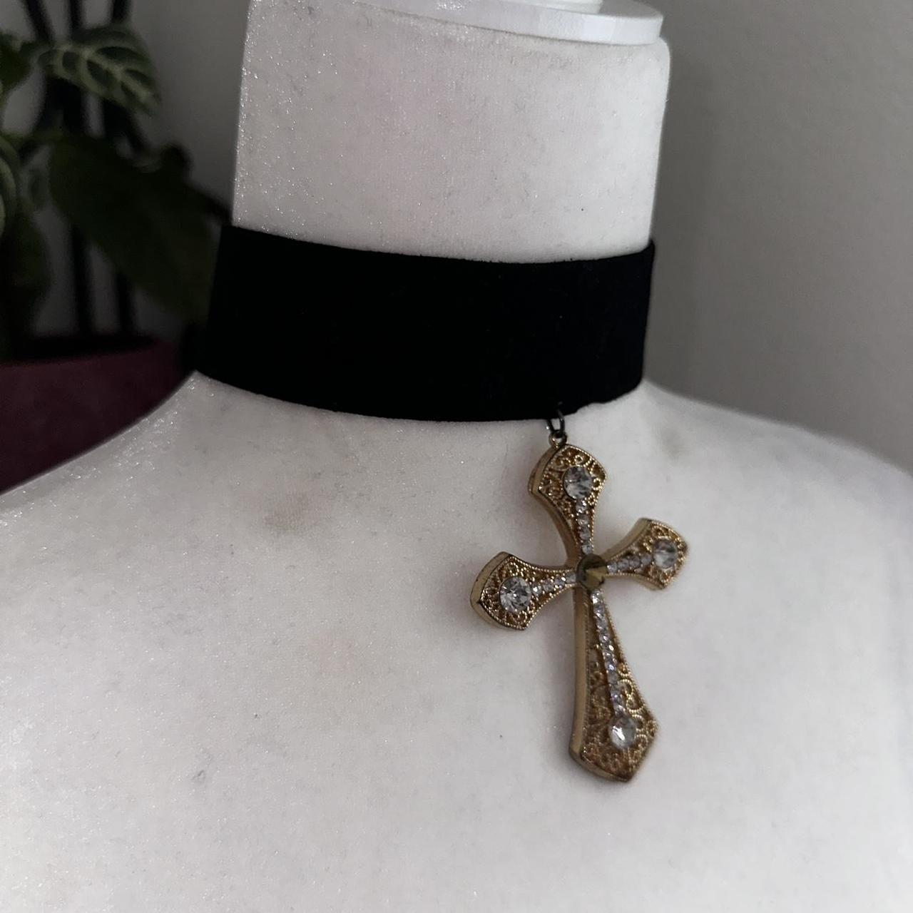 ⊱༻༺⊰ ⊱༻༺⊰ ⊱༻༺⊰ ⊱༻༺⊰ ⊱༻༺⊰ ♱ Gothic gold cross with... - Depop