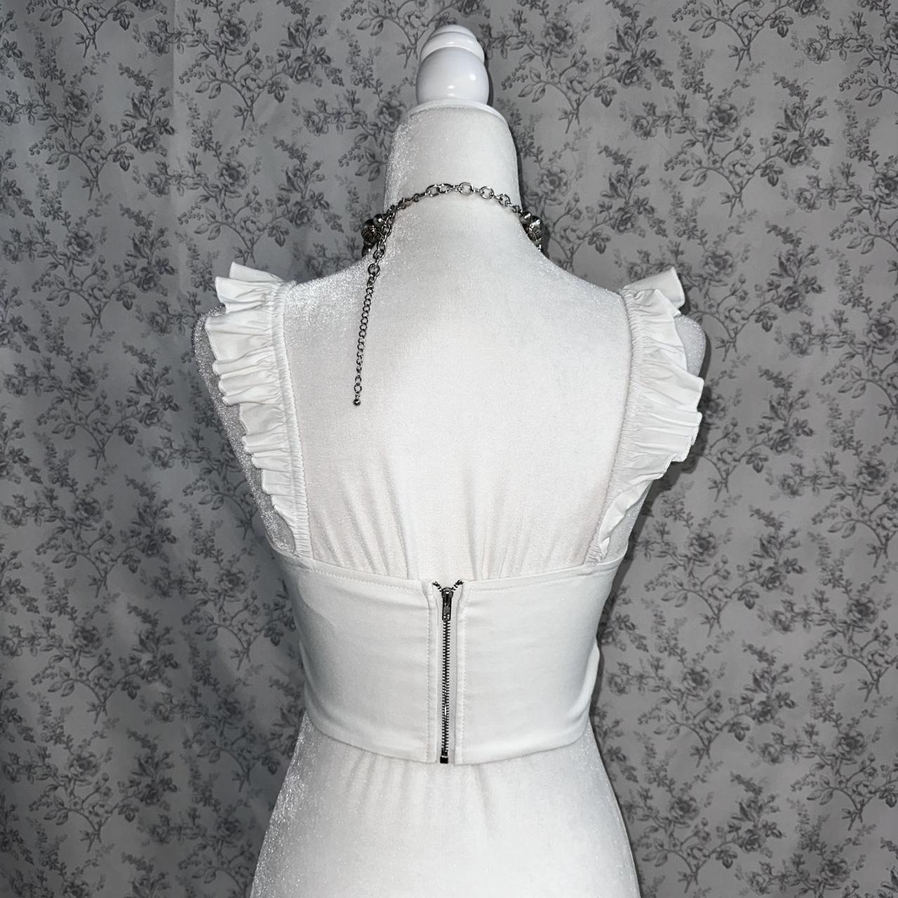 ⊱༻༺⊰ ⊱༻༺⊰ ⊱༻༺⊰ ⊱༻༺⊰ ⊱༻༺⊰ ♱ white clam shell top with... - Depop
