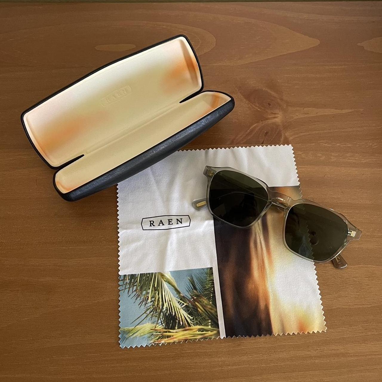 Raen aren sunglasses Fog crystal/ bottle green... - Depop