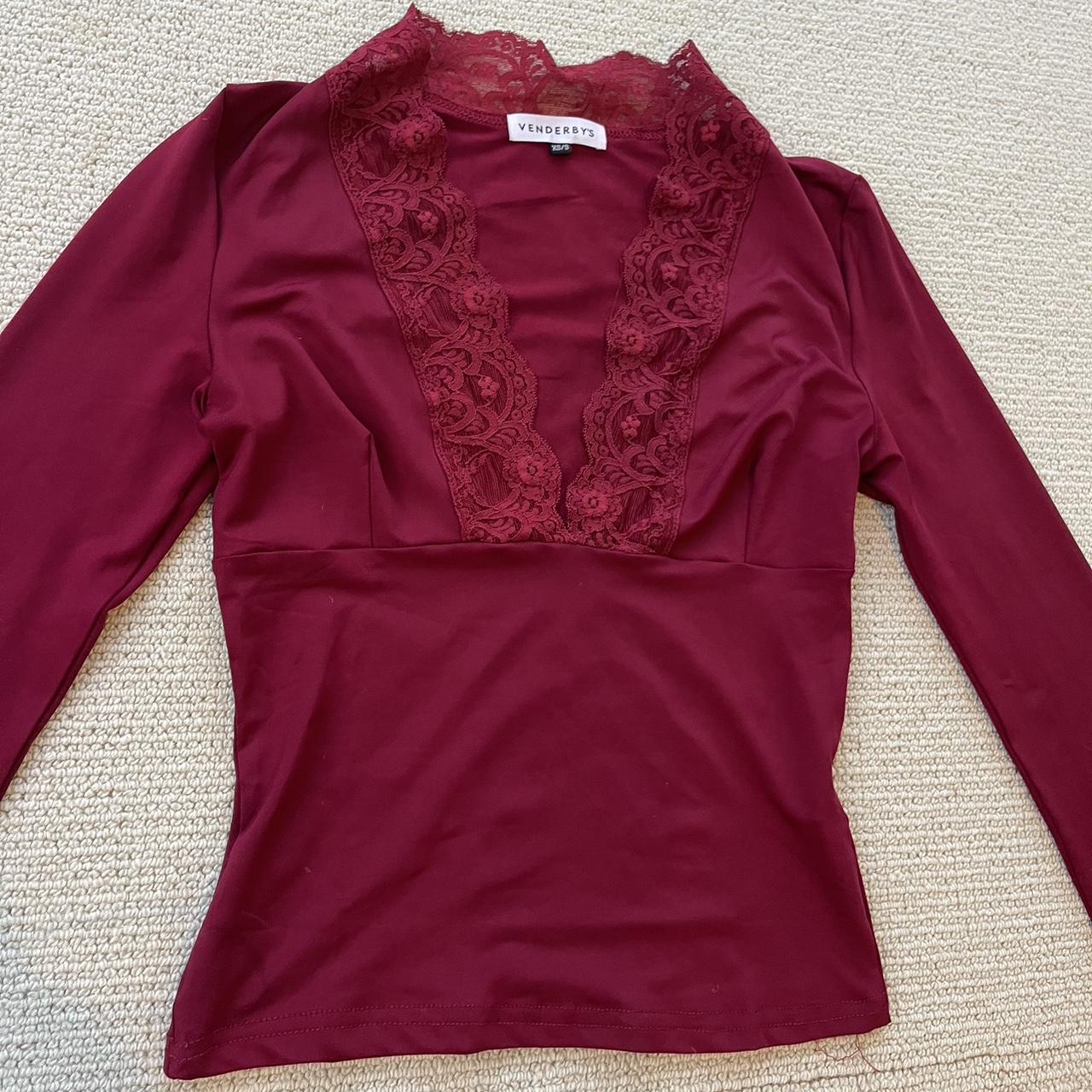 venderbys top labelled XS/S worn once sold out... - Depop