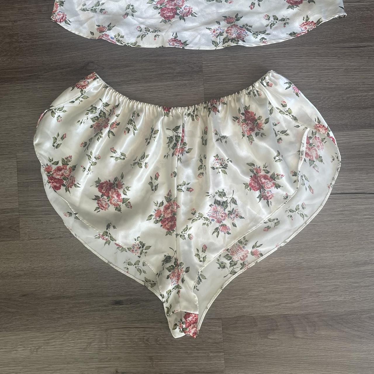 Super cute vintage silky pj set Size large Floral... - Depop